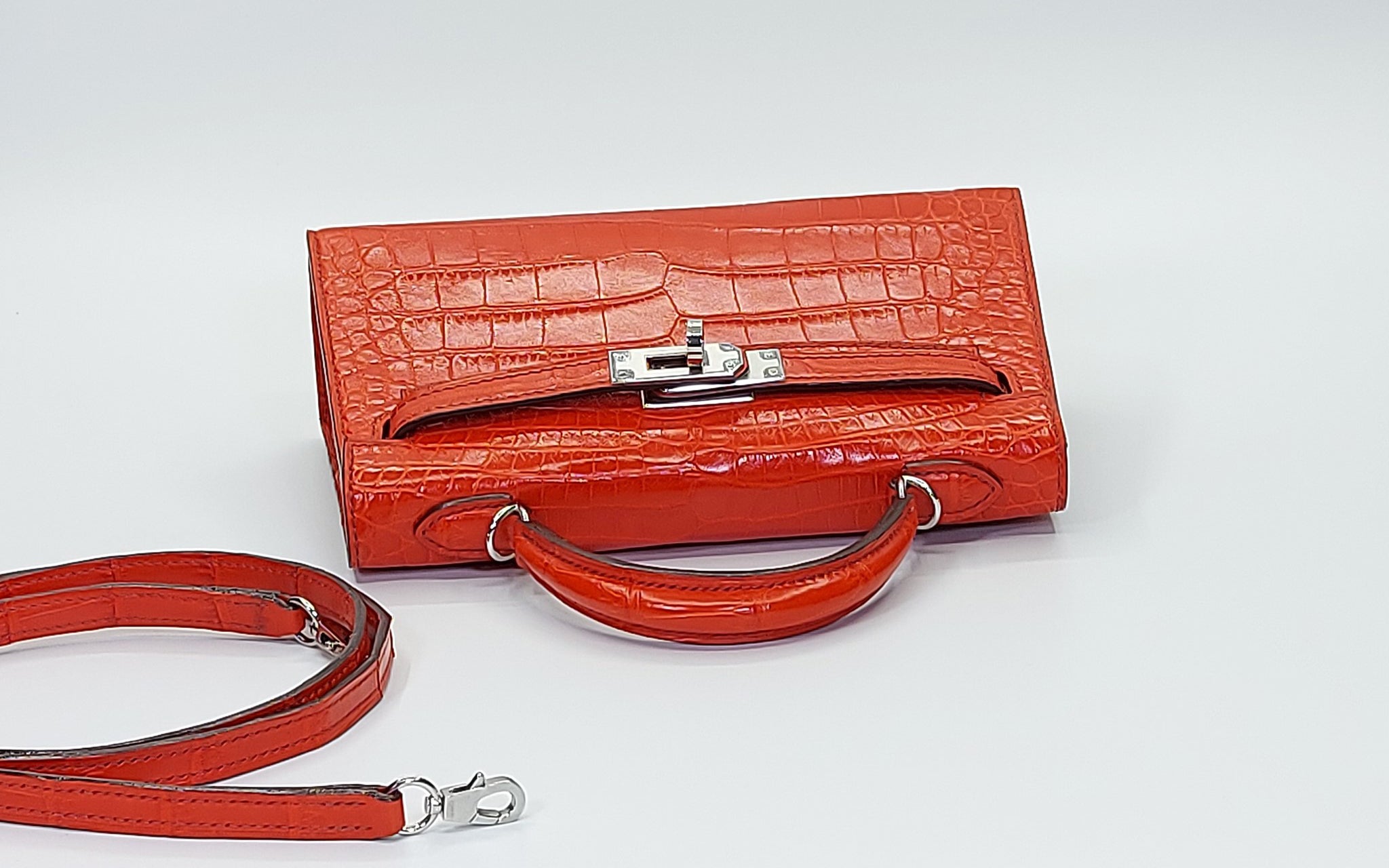 Luxury Handcrafted Leather Goods Collection | HUONG CRAFT